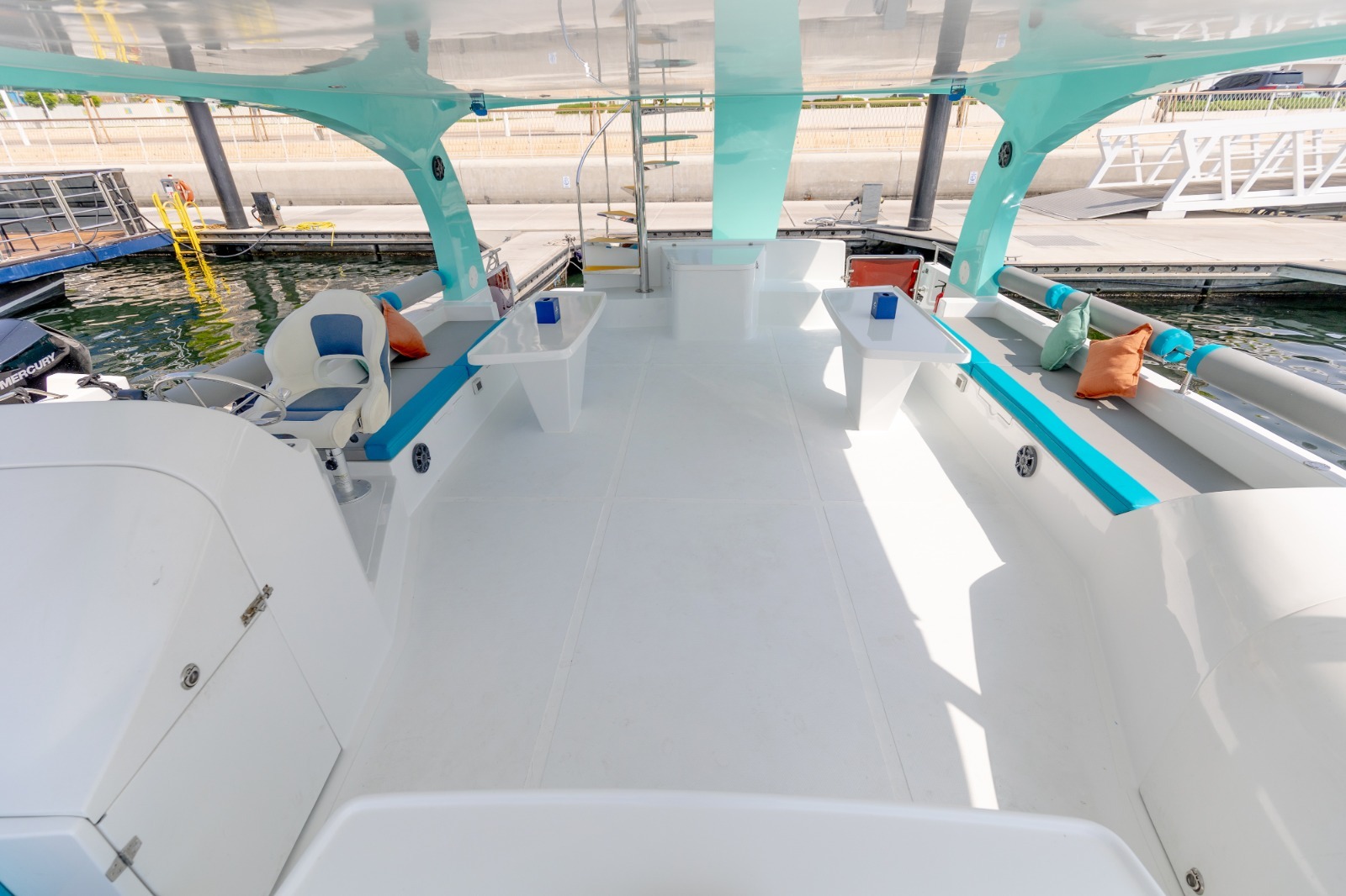 Jacuzzi Yacht with Slide - 40ft/12m Boat (Dubai) | 2023 Updated Prices ...