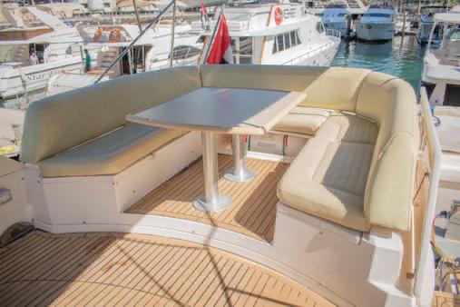 63ft Sealine - 63ft/19m Boat (Dubai) | 2023 Updated Prices | Bookanyboat