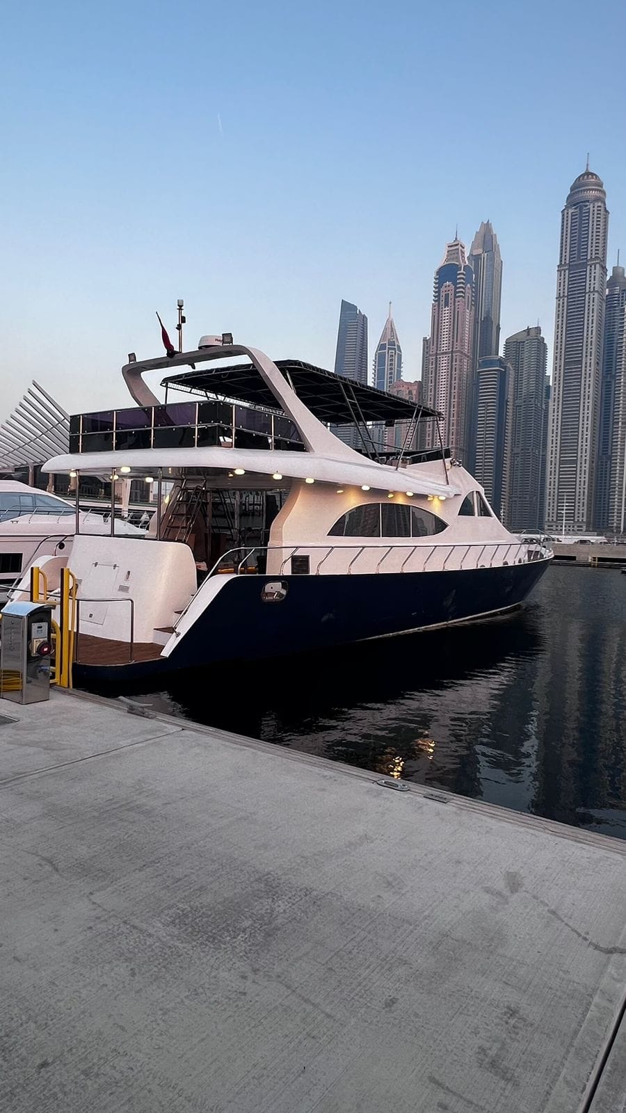 Skyrah 80ft - 80ft/24m Boat (Dubai) | 2023 Updated Prices | Bookanyboat